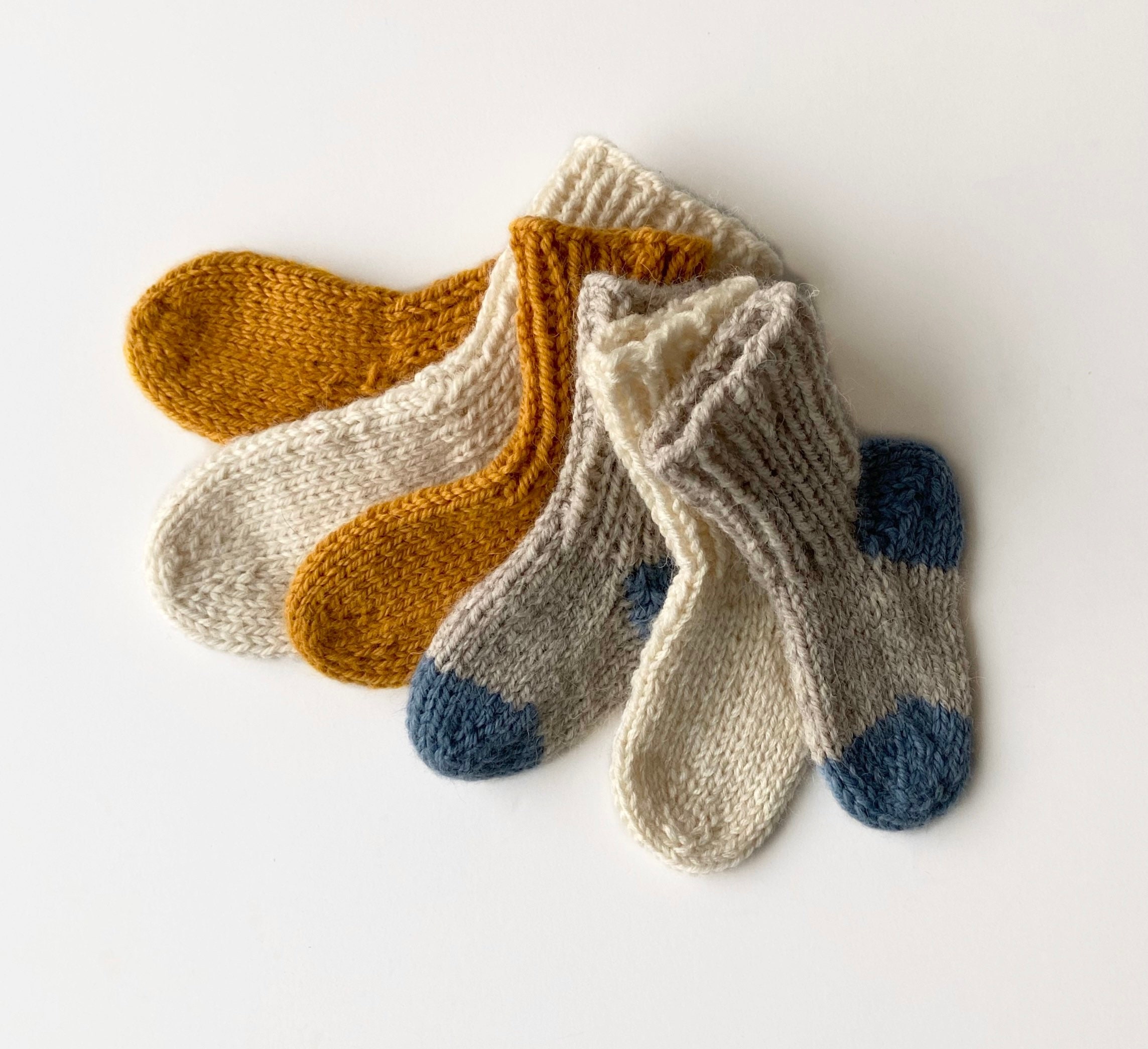SIMPLE BABY SOCKS, Baby Knit Socks, Newborn Socks Pattern, Simple ...