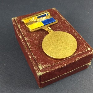 Chernobyl Medal -CHERNOBYL LIQUIDATOR Medal+badge "for Eliminating the ...