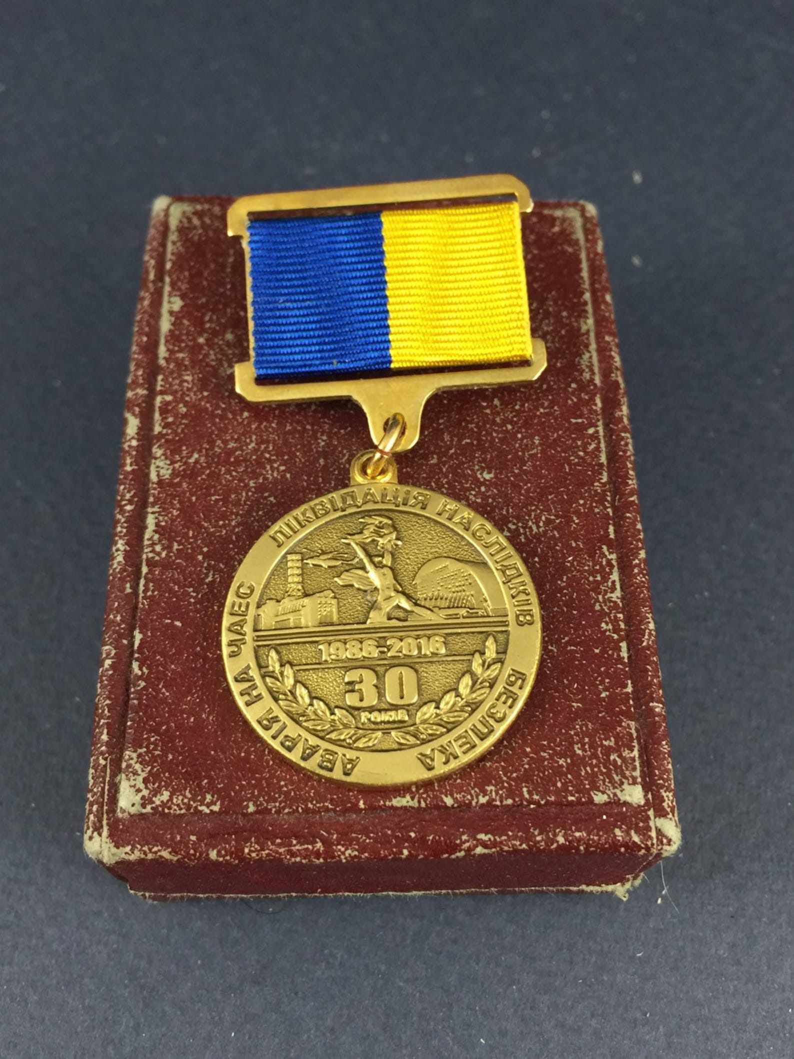 Chernobyl Medal -CHERNOBYL LIQUIDATOR Medal+badge "for Eliminating the ...