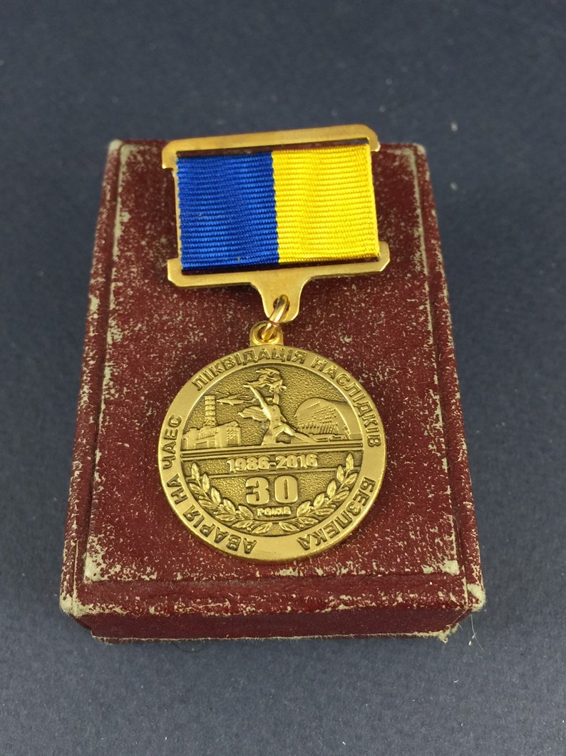 Chernobyl Medal -CHERNOBYL LIQUIDATOR Medal+badge "for Eliminating the ...