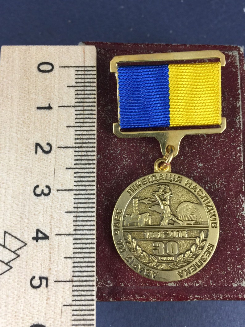 Chernobyl Medal -CHERNOBYL LIQUIDATOR Medal+badge "for Eliminating the ...