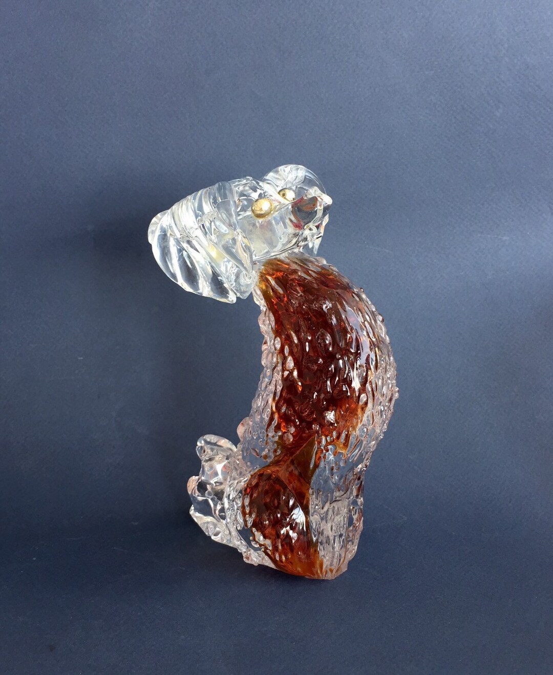 Statuetta di cane in vetro ambrato alto Vetro d'arte vintage sovietico ...