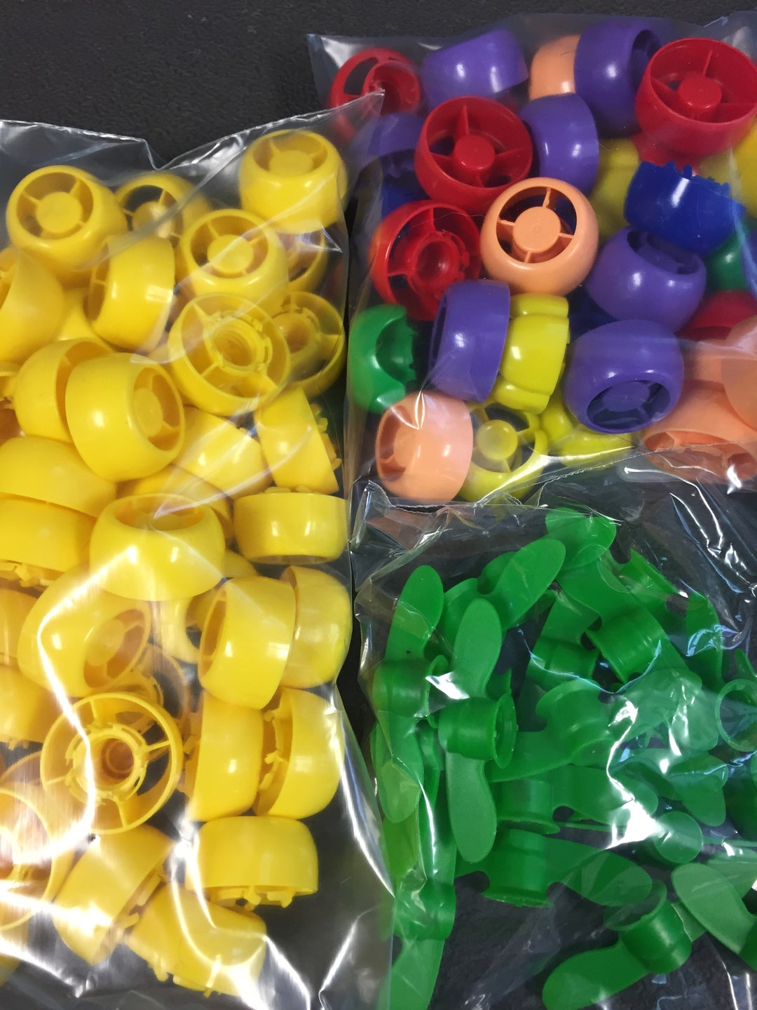 Assorted Plastic Sqeeze Pouch Baby Food Lids Teacher Tools Sorting ...