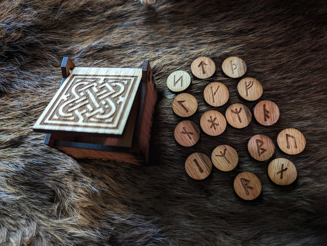Long Branch Danish Younger Futhark Rune Set | Red Oak Wood Runes | Rune ...
