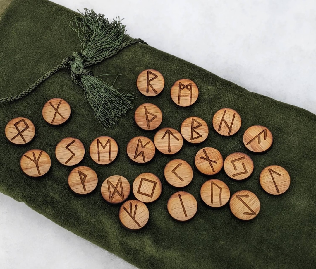 Red Oak Runes Round Wood Runes Elder Futhark Rune Set - Etsy