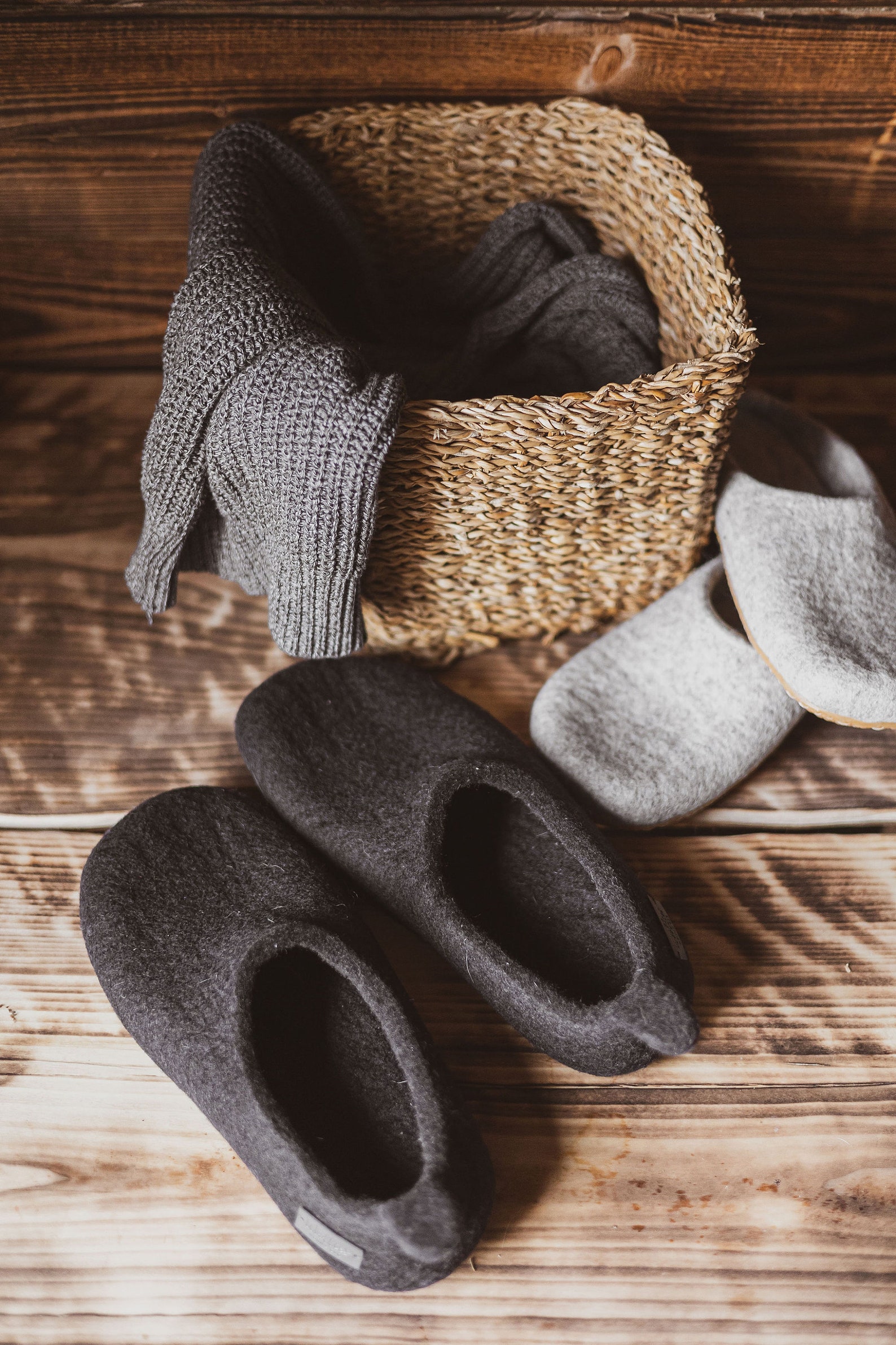 Black Indoor Barefoot Slippers Women, Wide Toe Box Felted Sandals ...