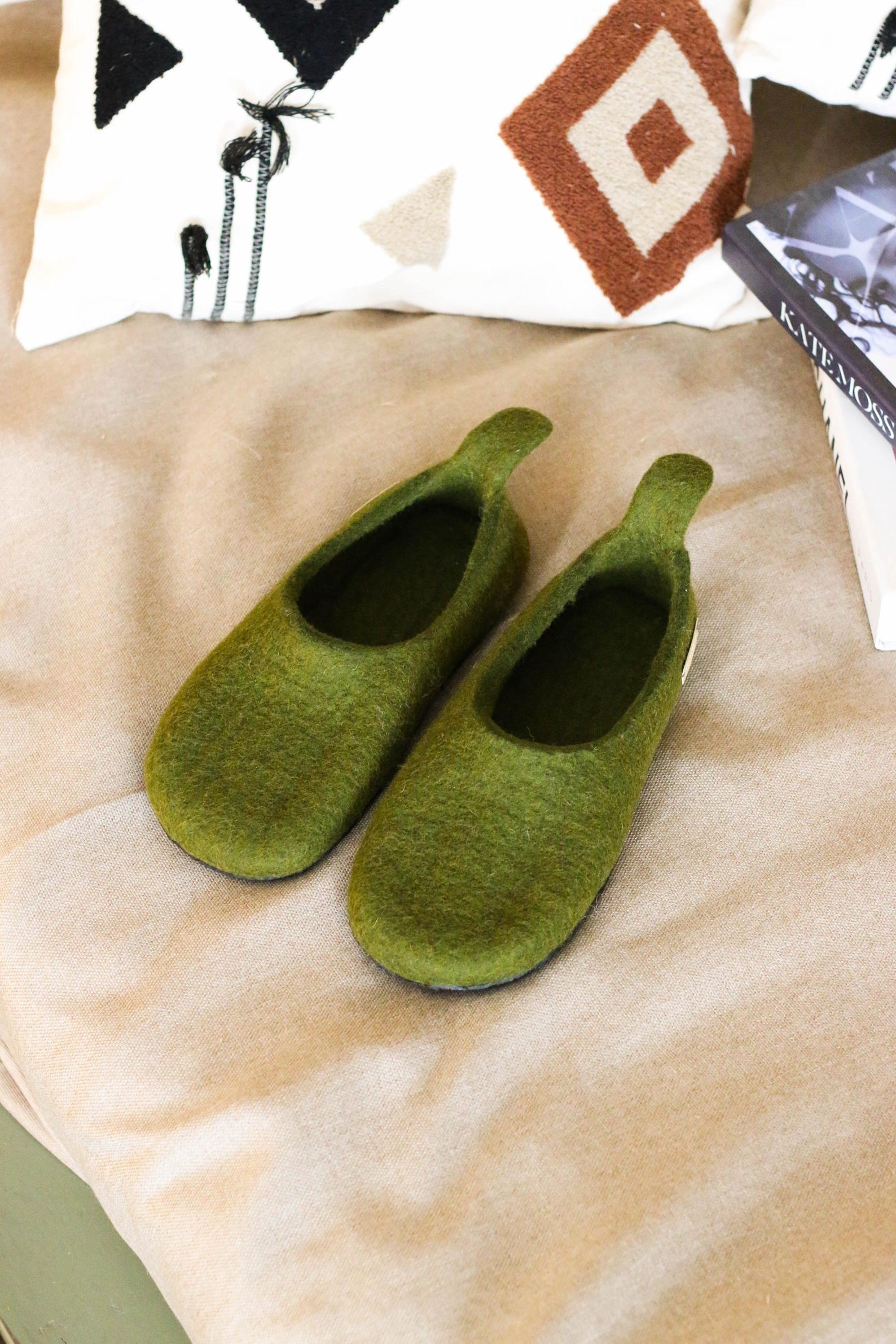 Wool Barefoot Slippers With Full Heel Natural Foot Shaped Slippers ...