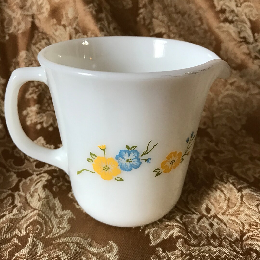 Pyrex Flirtation Pattern Rare Vintage Milk Glass Creamer Blue & Yellow ...