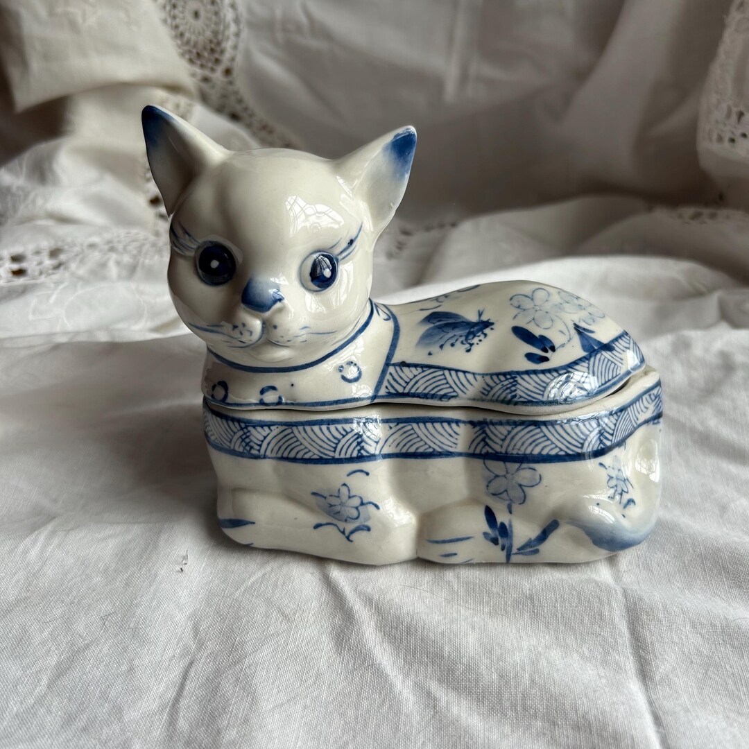 Vintage Chinoiserie White Blue Ceramic Cat Trinket Box - Etsy