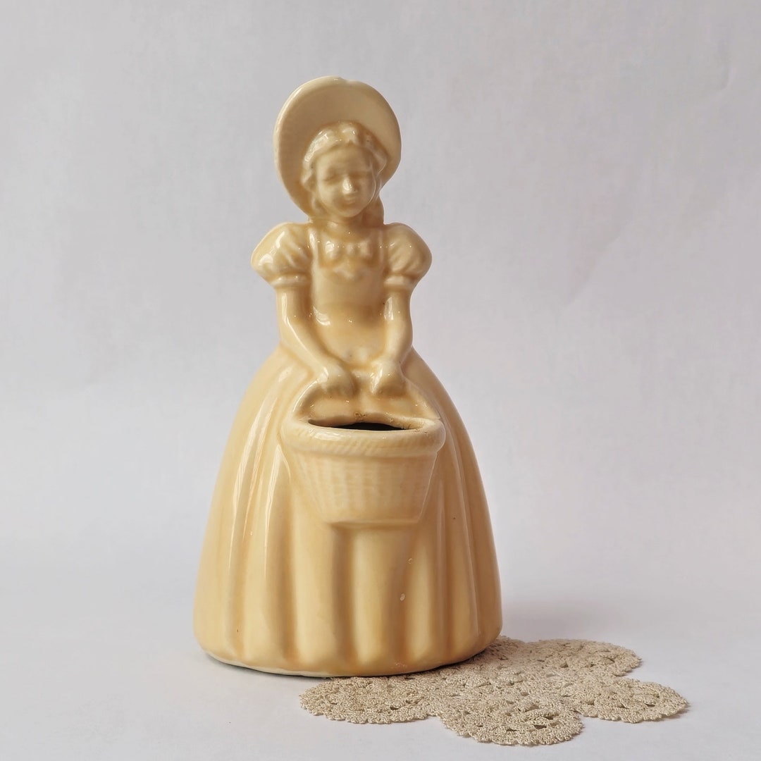 Vintage Shawnee Pottery Bonnet Girl Flower Vase, 1940s - Etsy