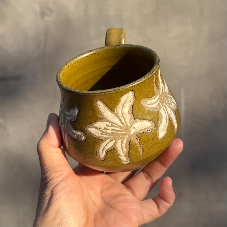 Handmade Lily Ceramic Mug, Eco-friendly Porcelain Coffee Cup (14 Oz ...