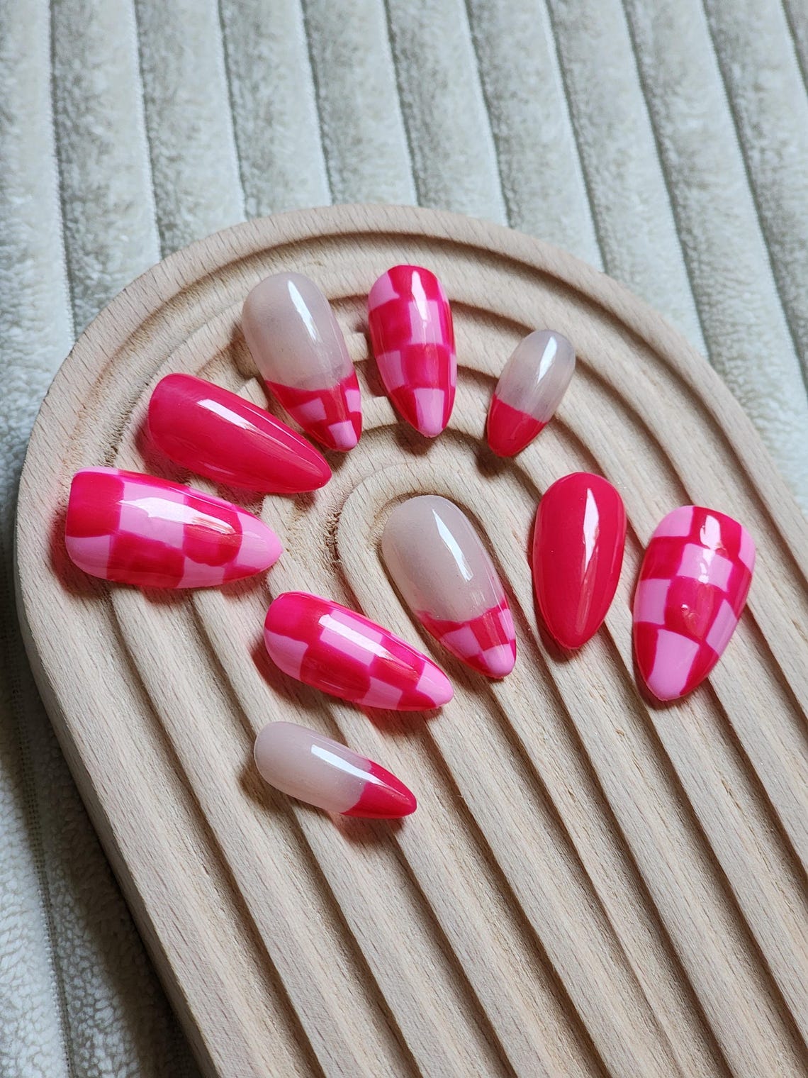 Fun Checkered | Reusable Gel Press on Nails | Checker Nails - Etsy