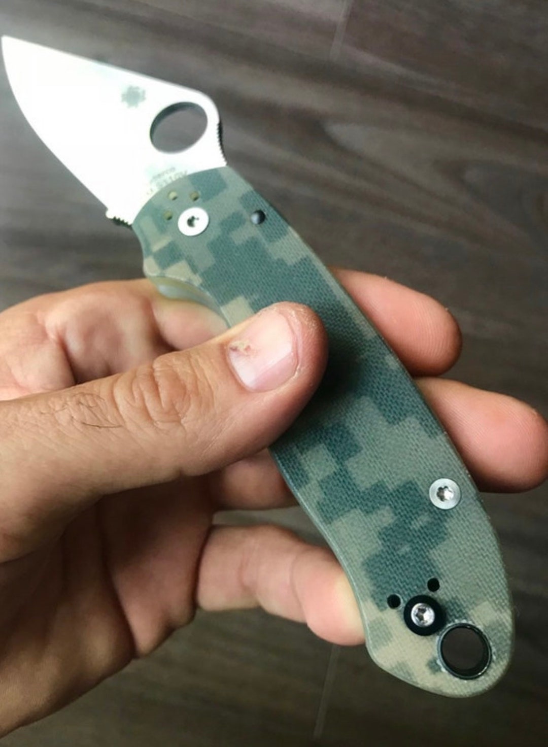 Spyderco Knife Models • SCALE STUD Insert Screw Aesthetics Only • Scale ...