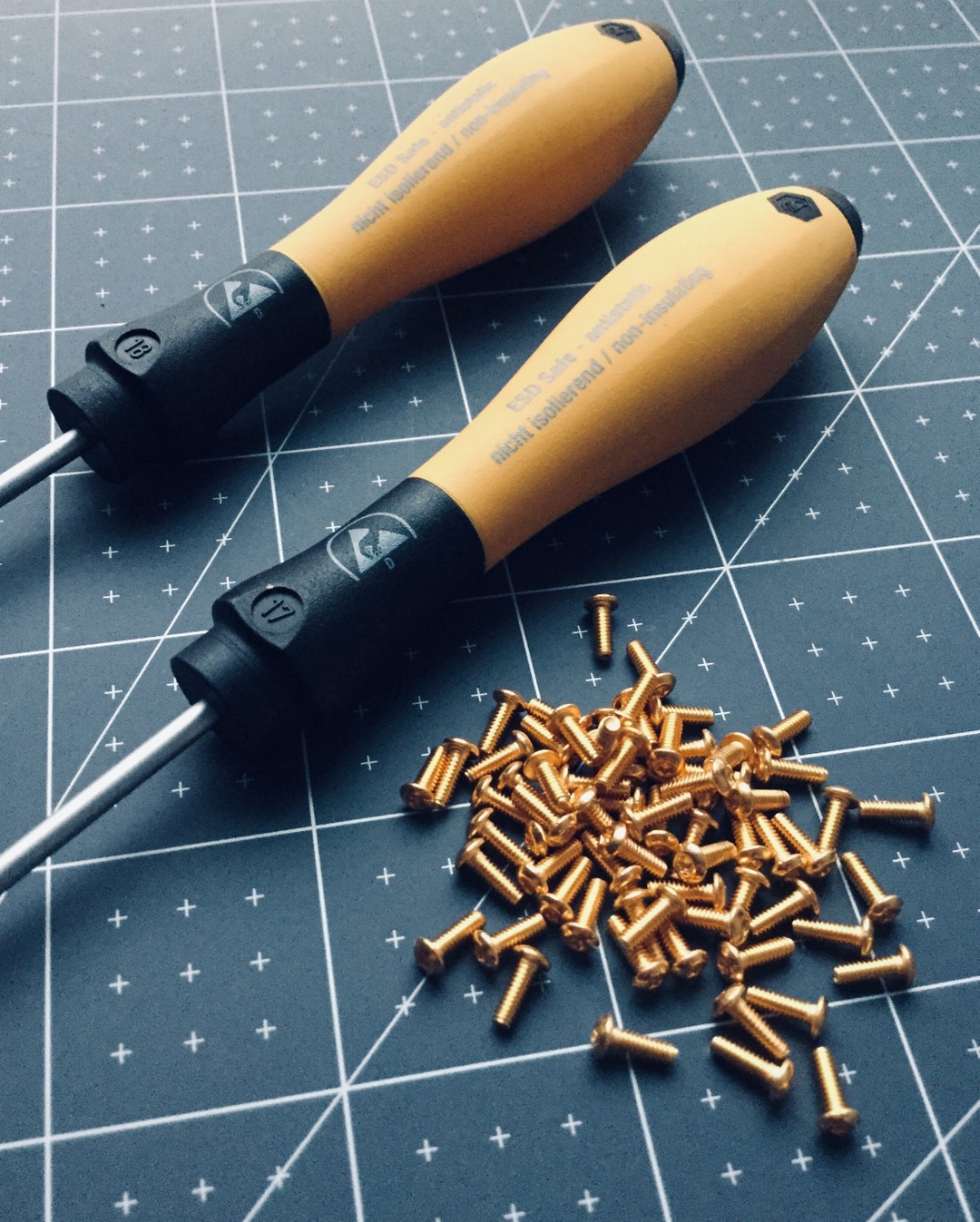 Benchmade Knife Models GOLD TORX Pocket Clip Screws Benchmade Knives ...