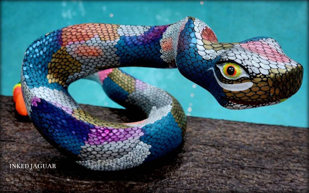 Alebrije // Culebra // Neon // Madera// Oaxaca // México // Artesanía ...