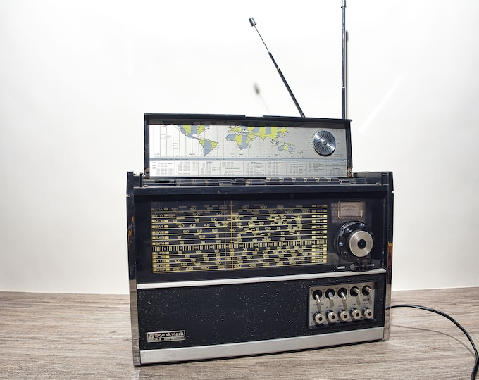 World Receiver / Multiband Receiver in Analog Technology - Tokyo ...