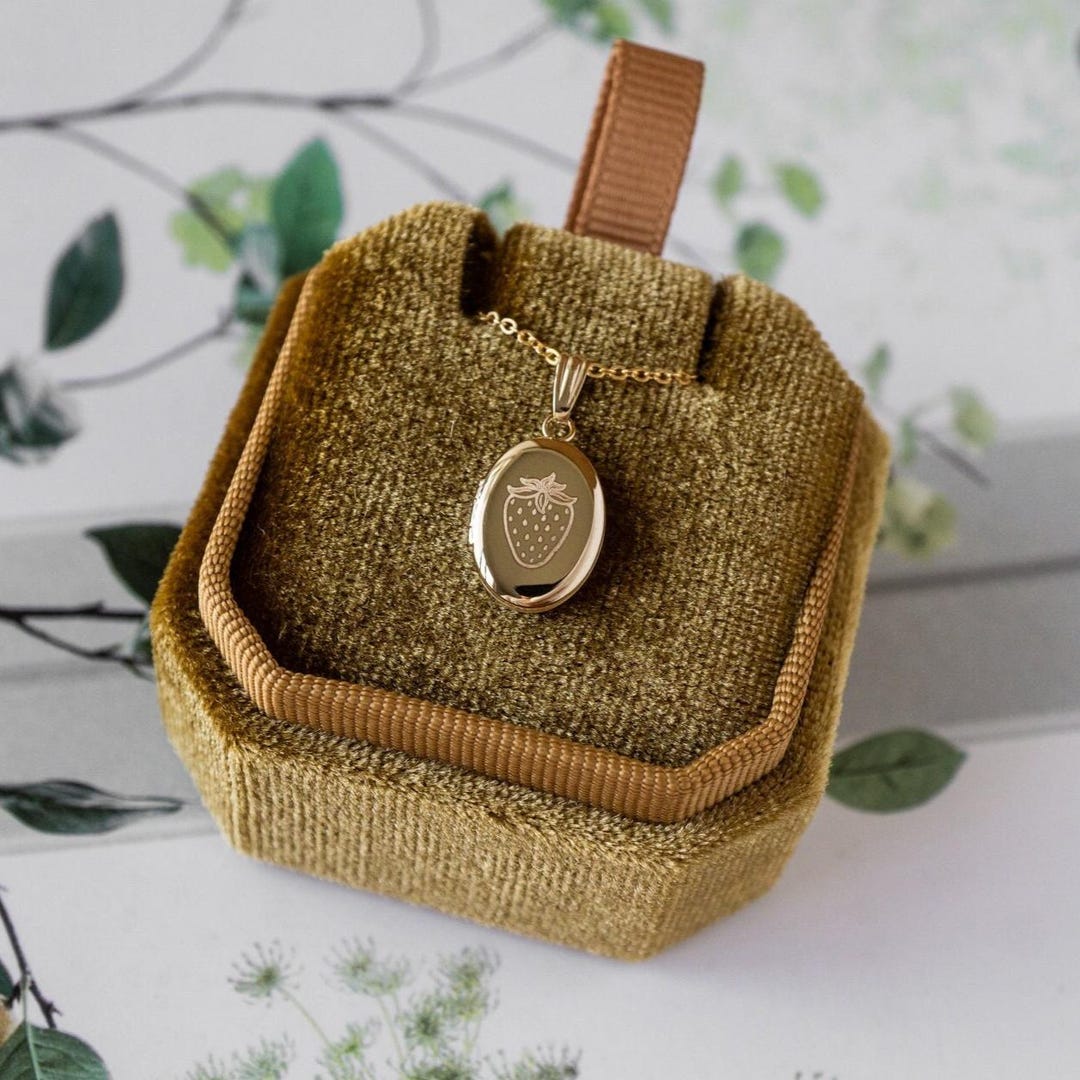 Strawberry Oval Locket, Personalized Gifts, Engravable Necklace - Etsy