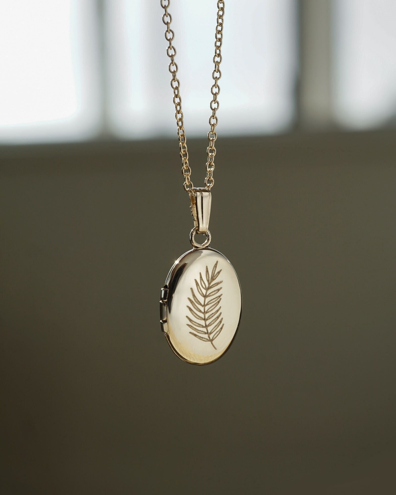 Fern Oval Locket Necklace 14K Solid Gold Gold Filled Locket - Etsy