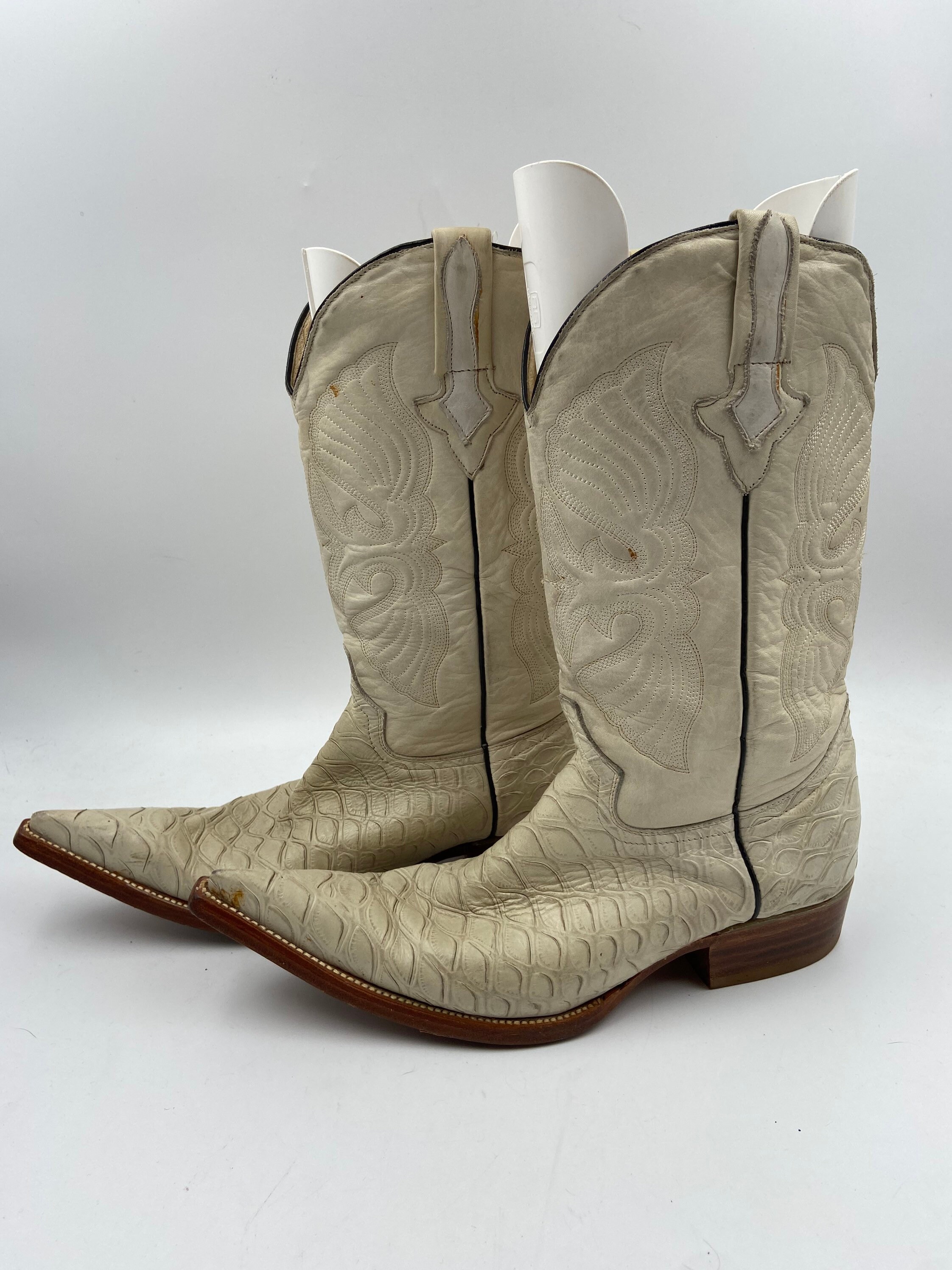 White Men's Boots Real Leather Vintage Embroidered With Unique Pattern ...