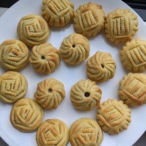 Syrian Mamool Cookies: Pistachio, Walnut, Date Filled Holiday Sweets ...