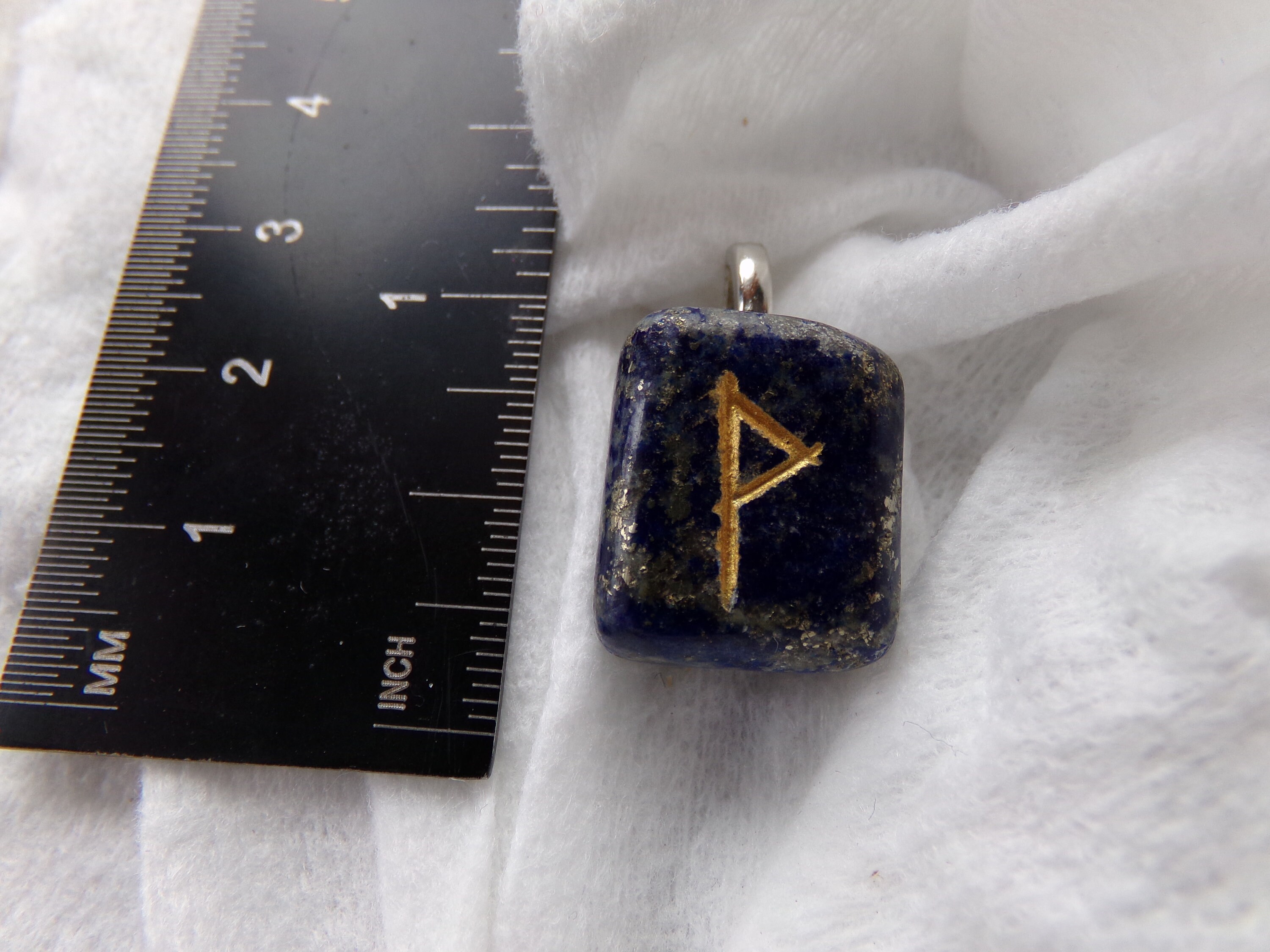 Lapis Lazuli Wunjo/wyn/wynn Rune Stone Pendant - Etsy