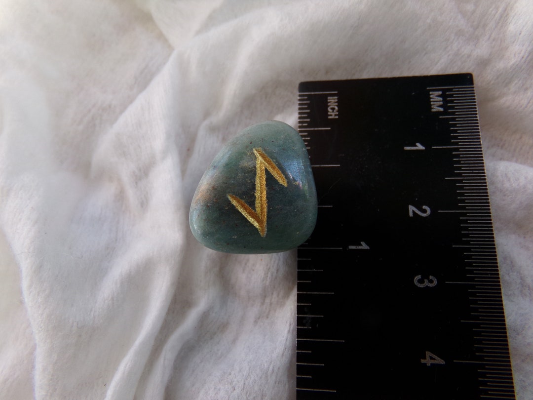 Green Jade Eihwaz/erwaz/eo/eoh Rune Stone Pendant - Etsy UK