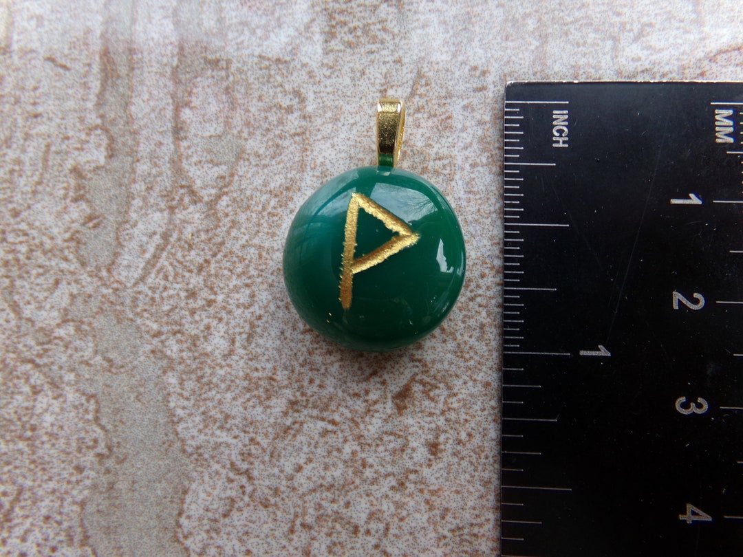 Wunjo/wyn/wynn Green Onyx Rune Stone Pendant Crystal Witch Magick ...
