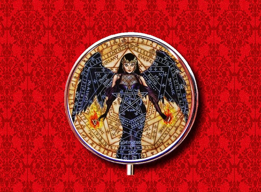Witch Pentagram Dark Angel Wings Wicca Ring Trinket Stash Medicine ...