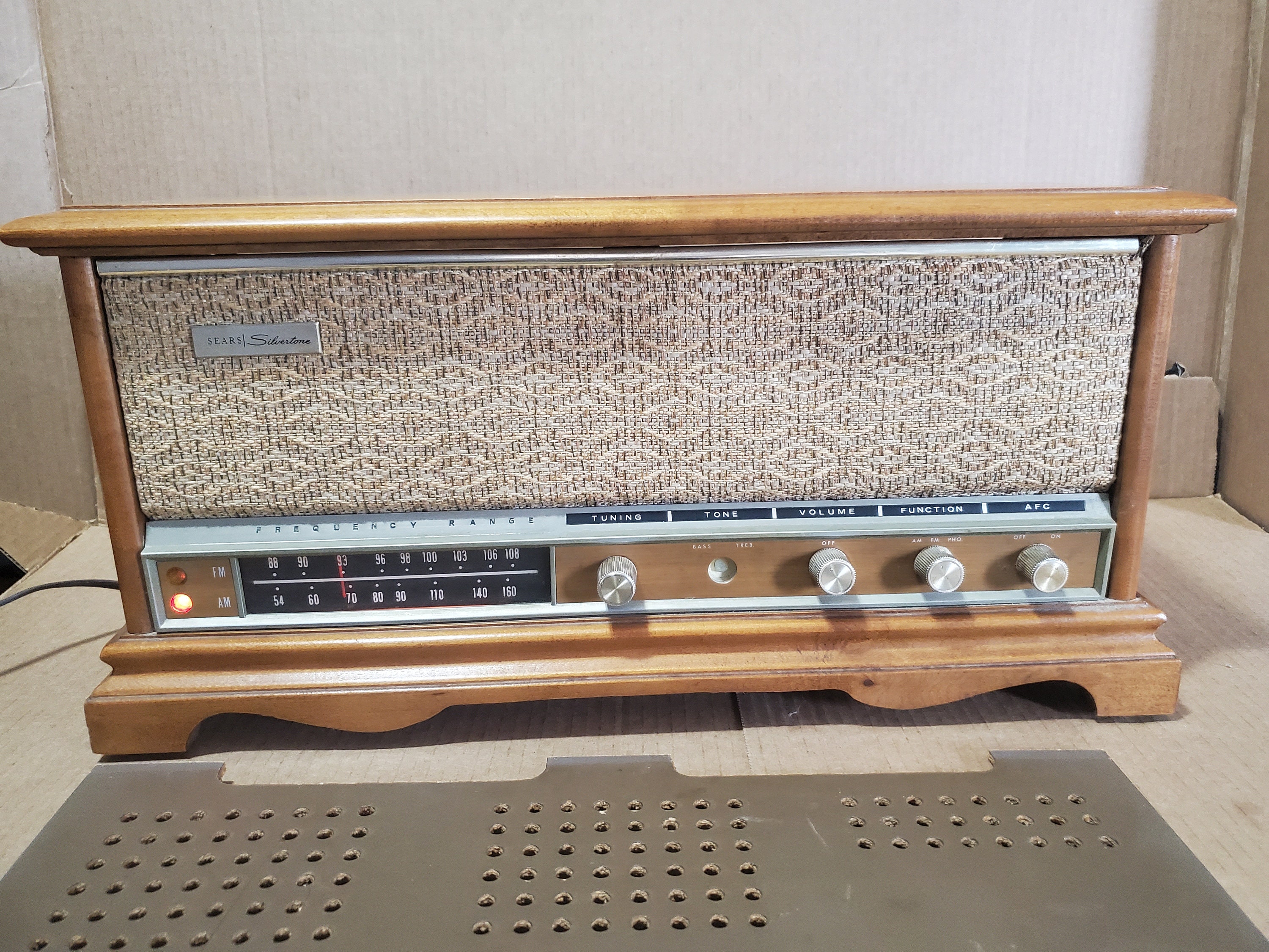 Sears Silvertone Radio for sale | Only 2 left at -60%