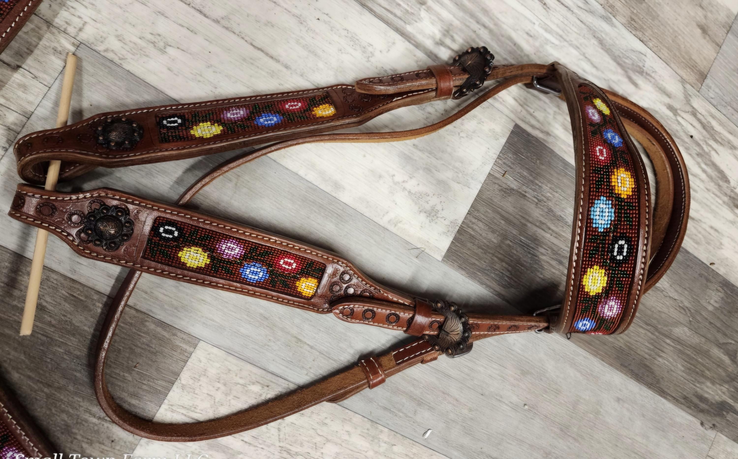 New Beaded Flower Tack Set - Etsy