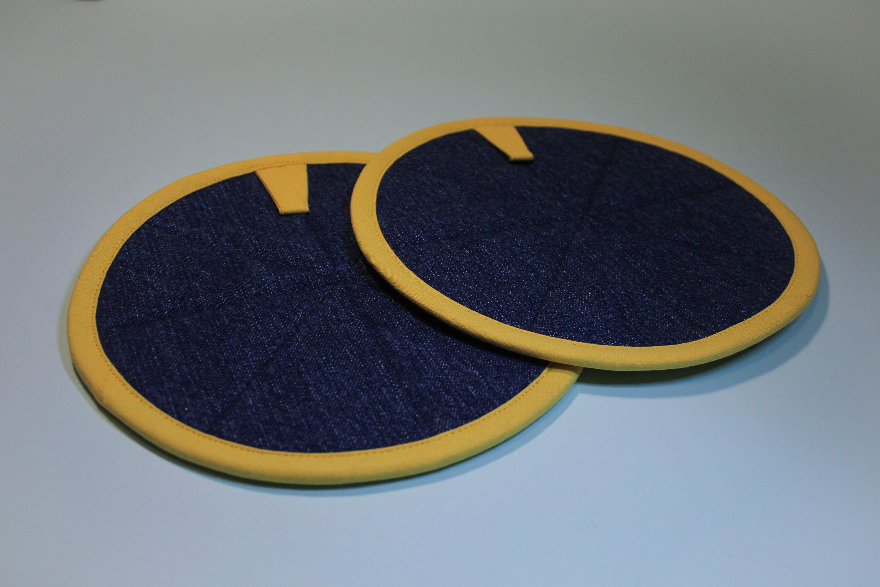 Hot Pot Holders, Reused Fabrics, Kitchen Accessories, Set of 2 Round ...