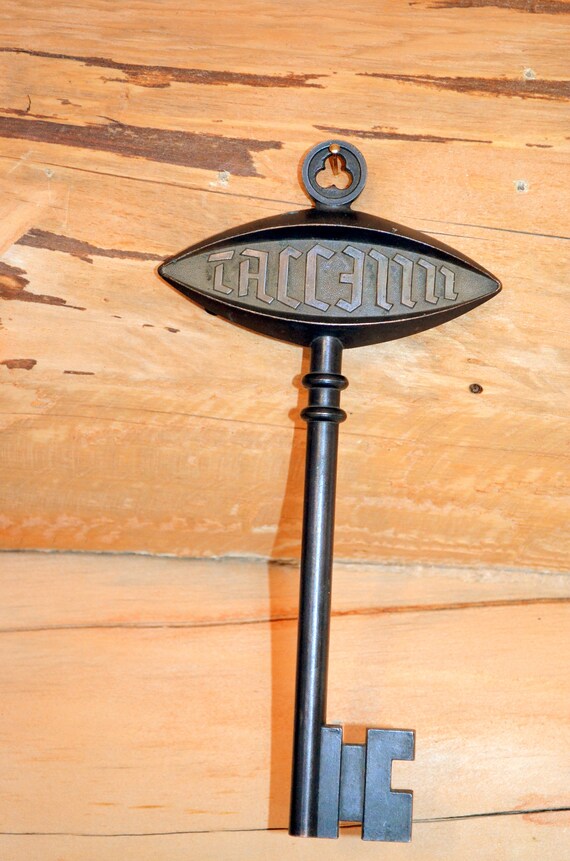 Home & Living Large Tallinn Antique Metal Skeleton Key Doors & Locks ...