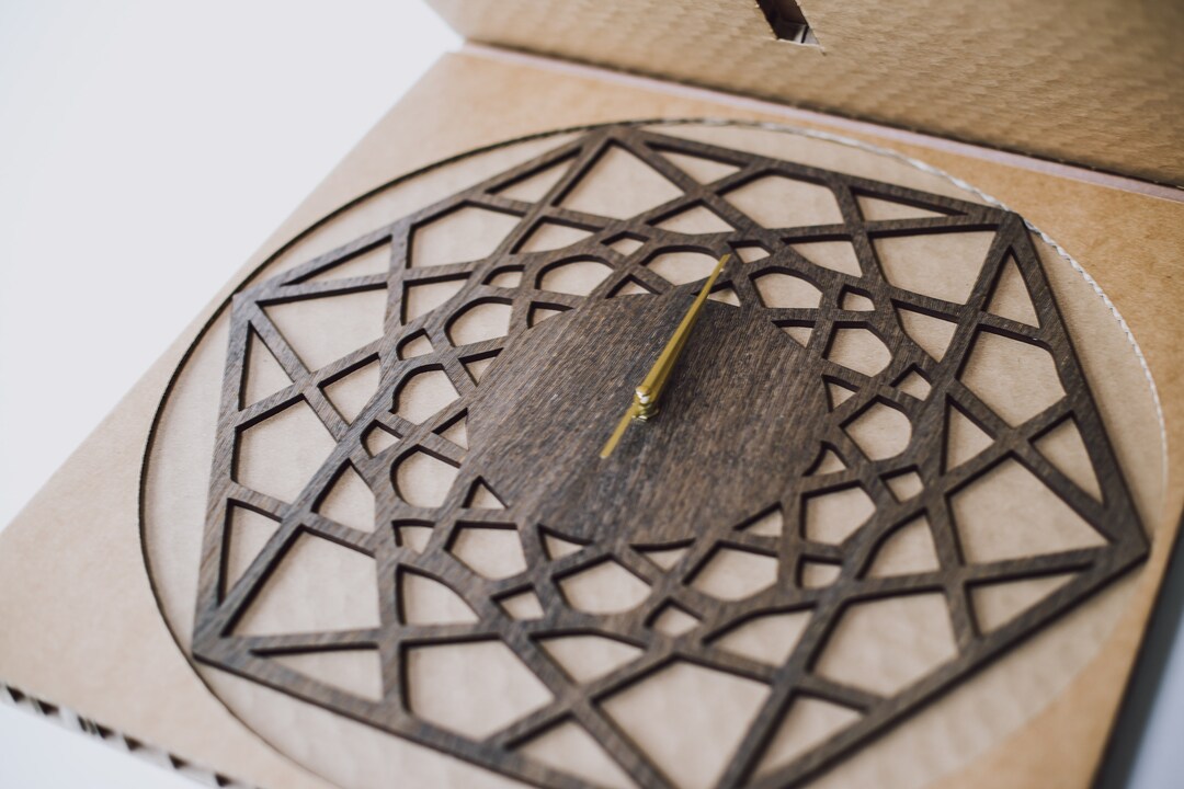 Handmade Wood / Oak Hexagon Wall Clock, Personalized Home Decor Gift ...