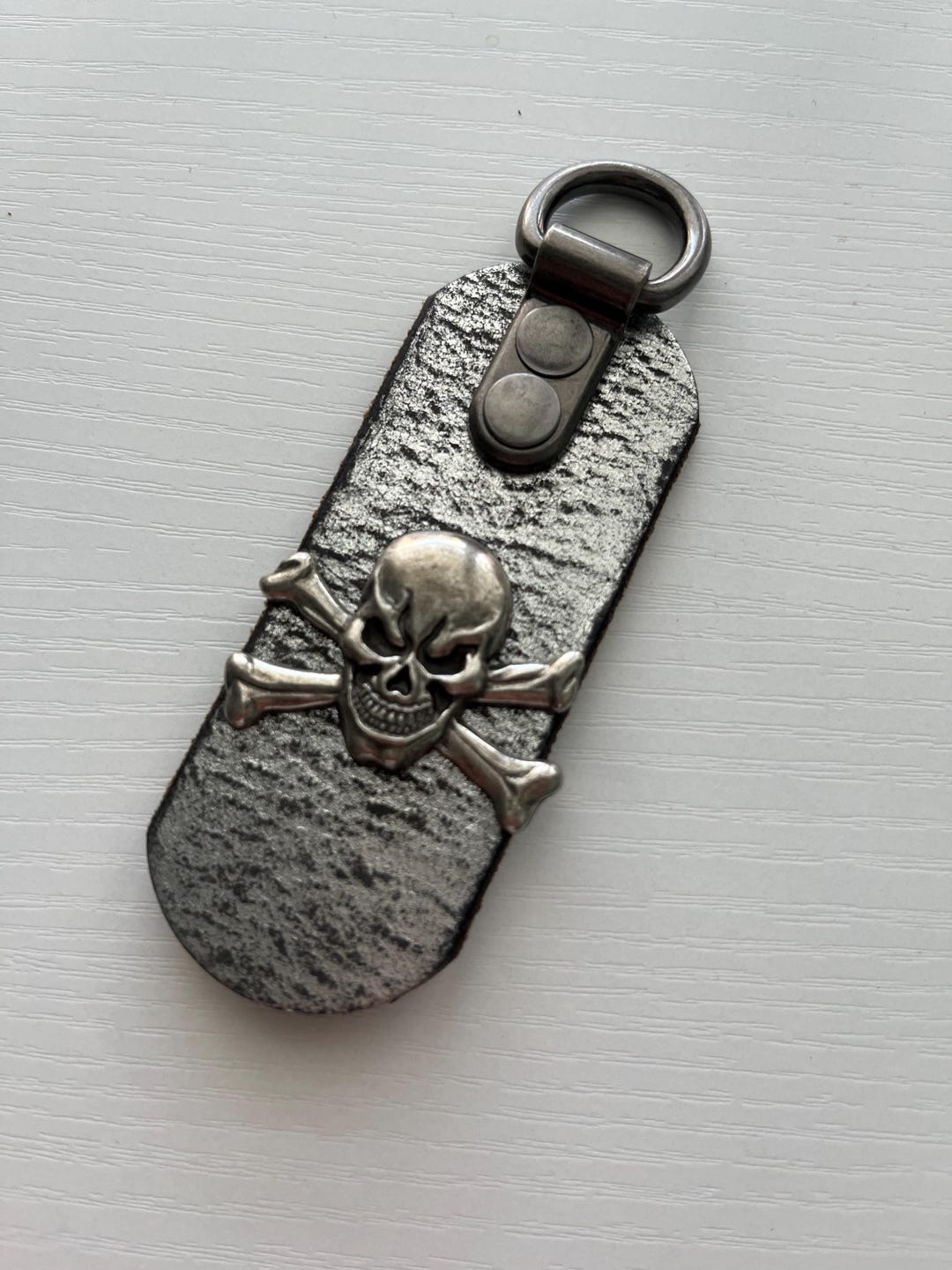 Skull and Crossbones Jolly Roger Leather Key Ring Made Using Reclaimed ...