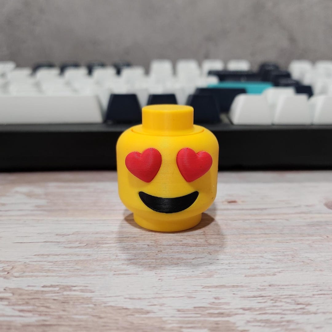 Heart Eyes Brick Clicker: 3d-printed Brick Head Fidget, Sensory Desk ...