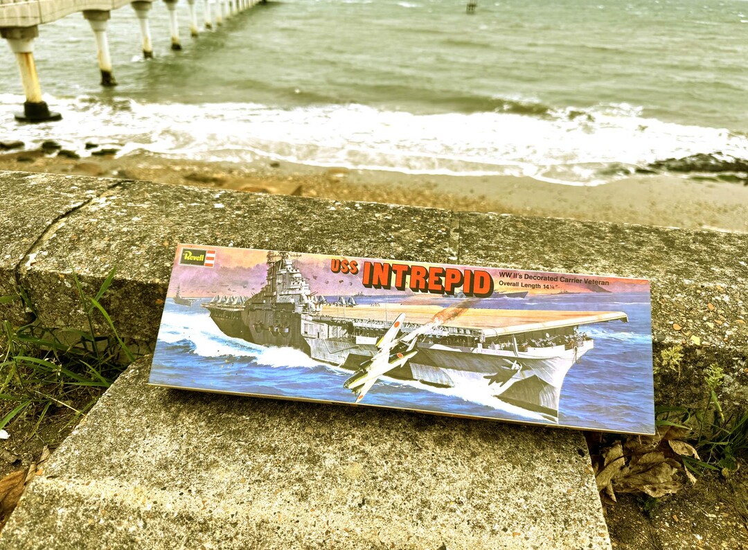 Vintage Model USS Intrepid, US Aircraft Carrier, Revell, 1972, Vintage ...