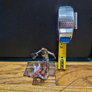 Dead Space Isaac Stomping Necromorph Miniature Model Airbrushed - Etsy