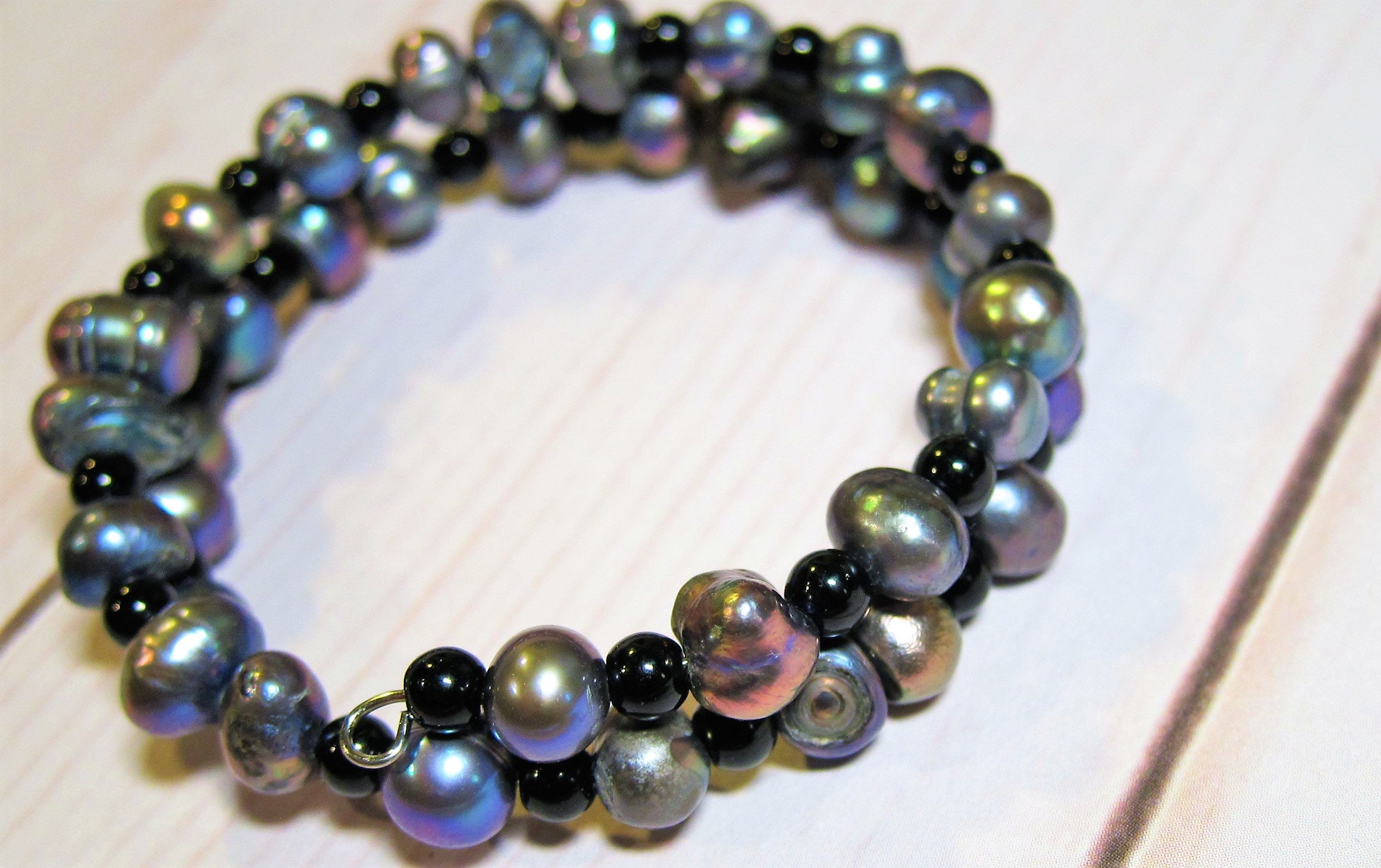 Pulsera de jaspe de perla negra pulsera de alambre de - Etsy España