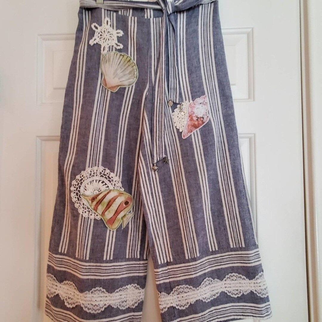 UPCYCLED Upscaled Boho Beach Themed Cotton Linen Capris Size Small ...