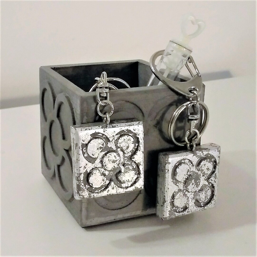 Keychain With Large Panot, Silver Metal Finish, Panot, Barcelona ...