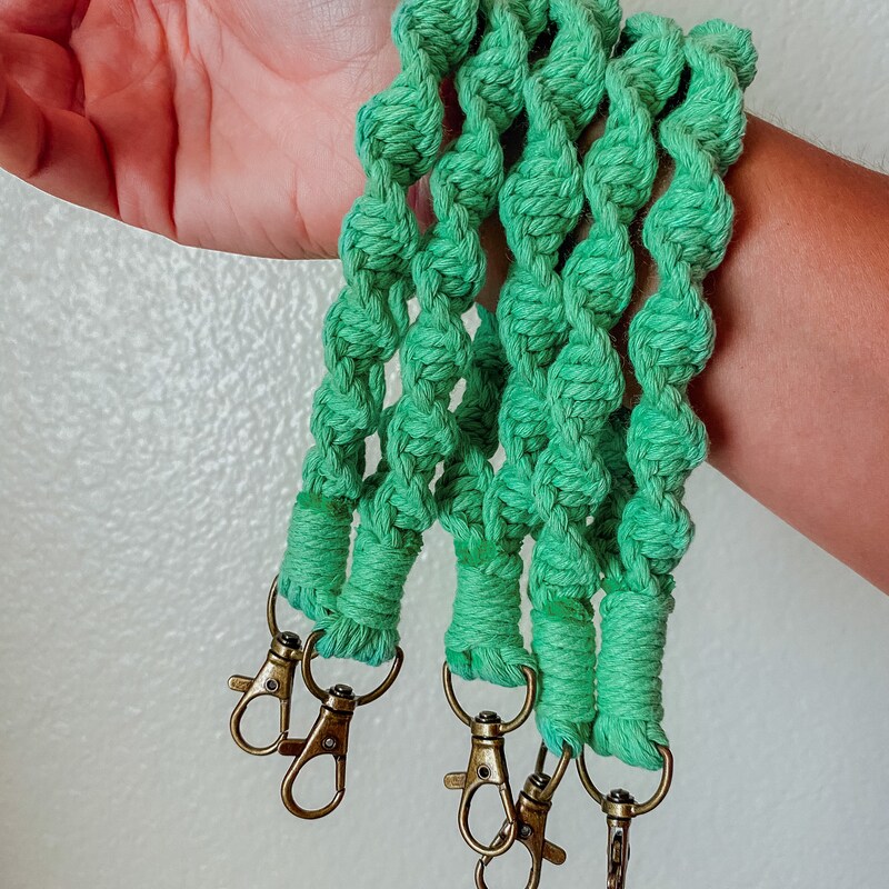 Makravale - Etsy