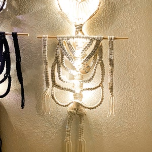 Macrame Halloween Skeleton, Handmade Wall Hanging, Macrame Wall Decor ...