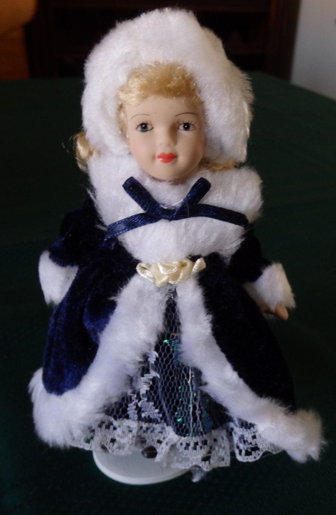 Vintage - Solid Porcelain Miniature Doll. Fully Moveable Head, Legs and ...