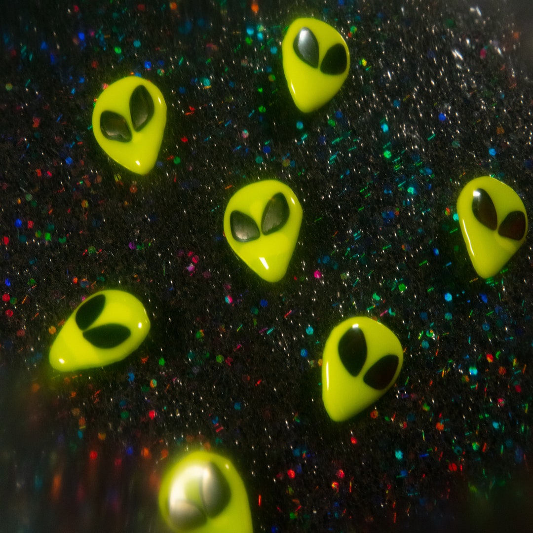 Alien Glass Pin - Etsy