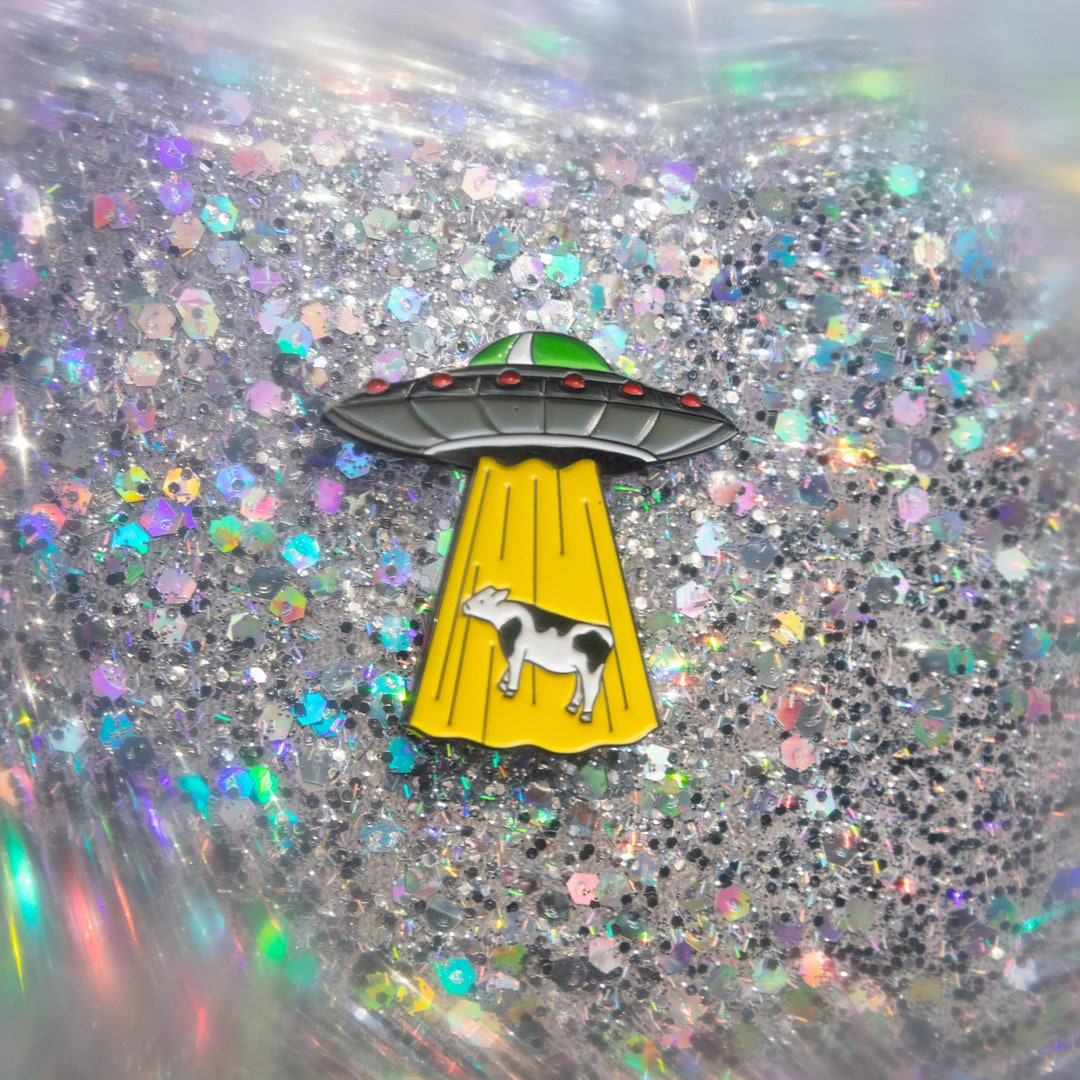 UFO Enamel Pin - Etsy
