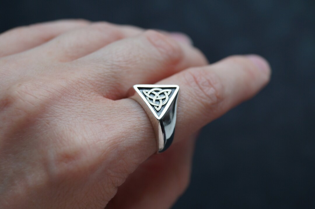 Celtic Trinity Knot Ring | Sterling Silver Triquetra Signet Band | Gold ...