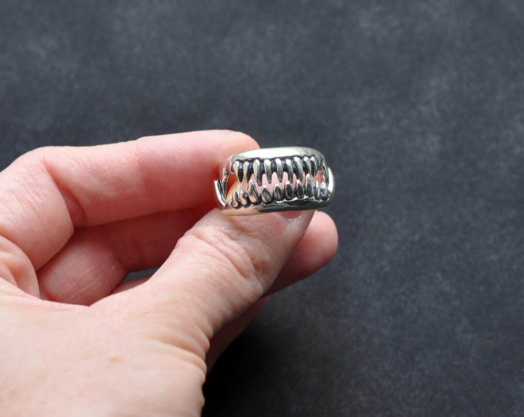 925 Silver Clasping Ring Macabre Jewelry Demon Teeth - Etsy