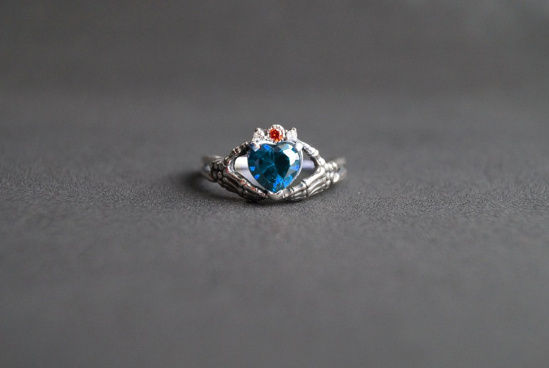 USA Exclusive Edition 925 Sterling Silver Gothic Claddagh Ring With ...