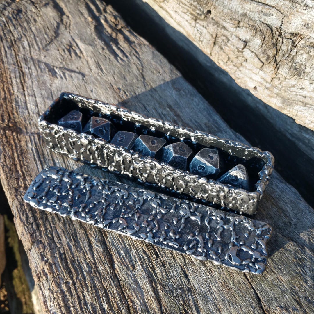 D&D Dice Games,iron Dice, Set of 7 Dice in Iron Box, D20, D10, D12, D8 ...