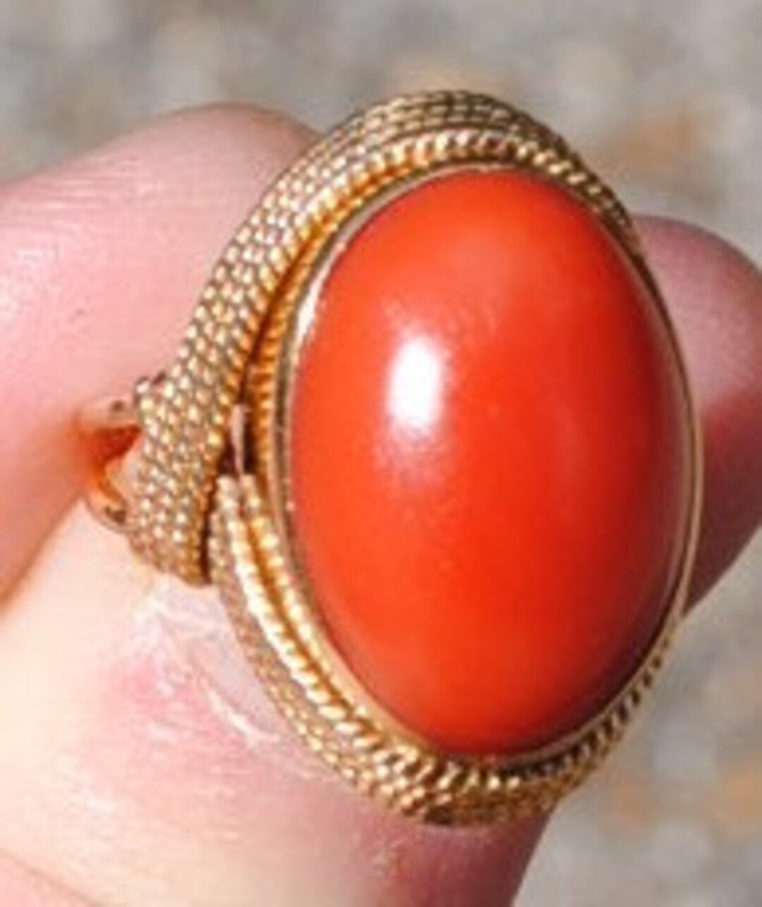 VINTAGE Cocktail Ring -- Solid 18K Gold -- Natural Coral -- Retro ...